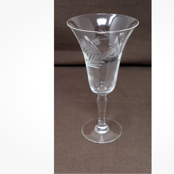 Dining | Vintage Laurel Wreath Etched Fluted Cordial Glasses Set Of 6 ...